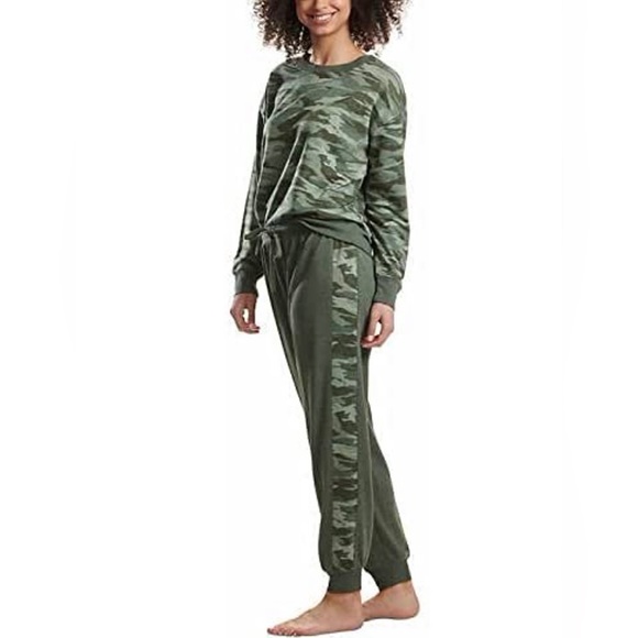 Splendid | Intimates & Sleepwear | Splendid Camo 2 Piece Pajama Set ...